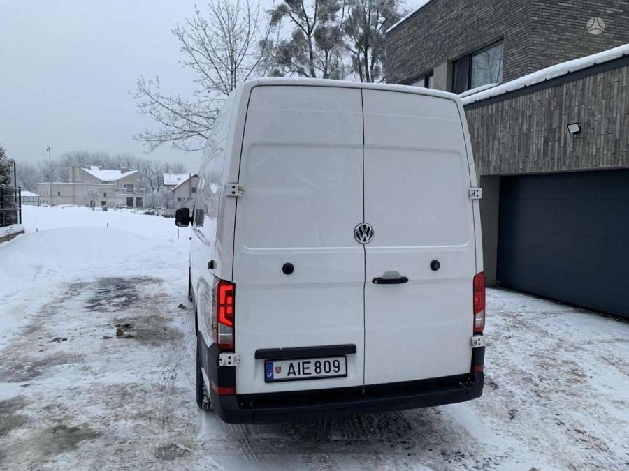 White Volkswagen Crafter 2020 in Kaunas, with an engine capacity of 2.00 L and mileage of 121 thousand km for 15700 €, photo 8 on AUTOMOTO.COM.LV