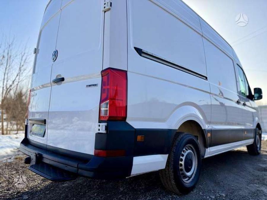 White Volkswagen Crafter 2020 in Siauliai, with an engine capacity of 2.00 L and mileage of 129 thousand km for 25900 €, photo 9 on AUTOMOTO.COM.LV