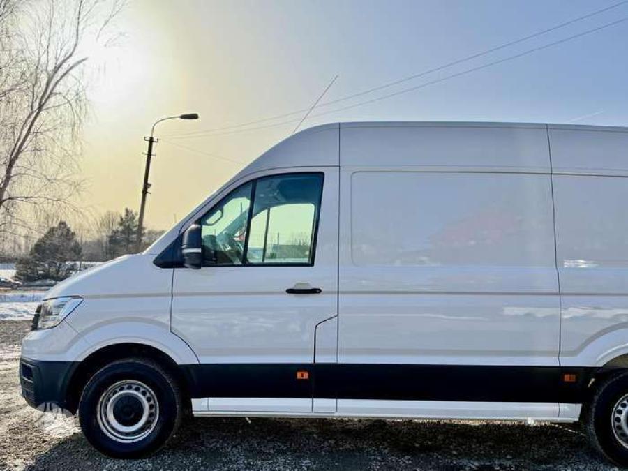 White Volkswagen Crafter 2020 in Siauliai, with an engine capacity of 2.00 L and mileage of 129 thousand km for 25900 €, photo 14 on AUTOMOTO.COM.LV