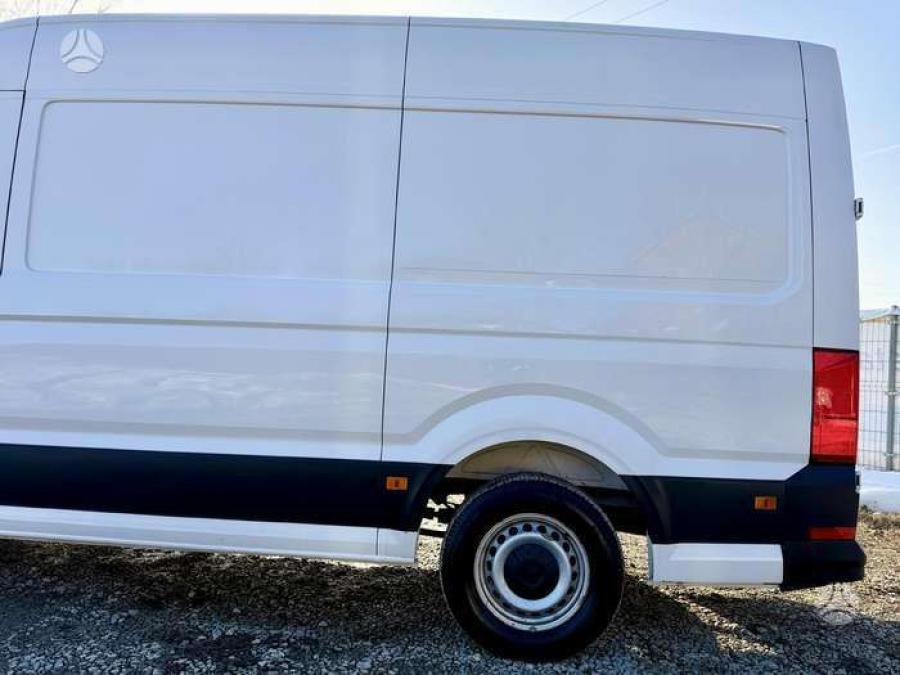 White Volkswagen Crafter 2020 in Siauliai, with an engine capacity of 2.00 L and mileage of 129 thousand km for 25900 €, photo 15 on AUTOMOTO.COM.LV