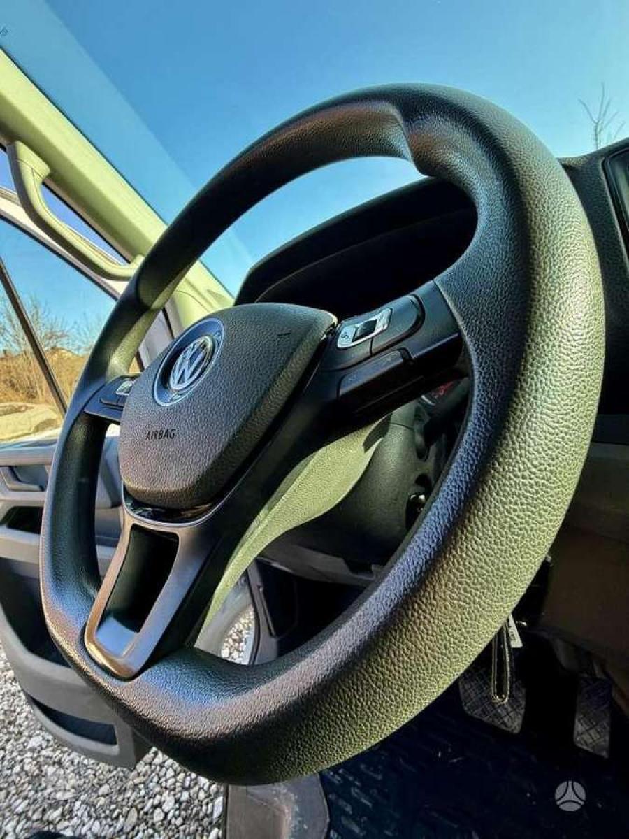 White Volkswagen Crafter 2020 in Siauliai, with an engine capacity of 2.00 L and mileage of 129 thousand km for 25900 €, photo 30 on AUTOMOTO.COM.LV