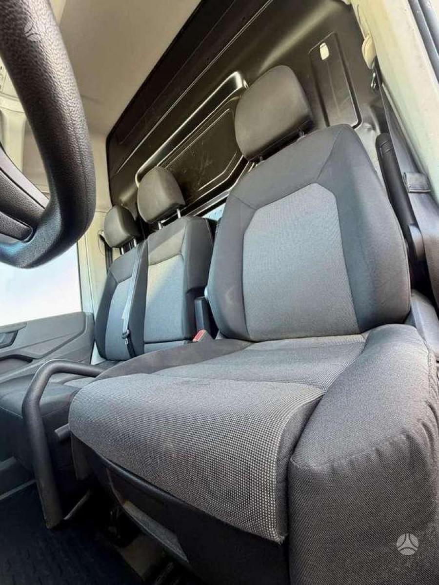 White Volkswagen Crafter 2020 in Siauliai, with an engine capacity of 2.00 L and mileage of 129 thousand km for 25900 €, photo 33 on AUTOMOTO.COM.LV