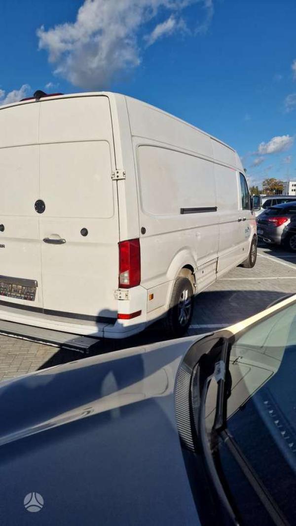 White Volkswagen Crafter 2020 in Taurage, with an engine capacity of 1.97 L and mileage of 300 thousand km for 8600 €, photo 4 on AUTOMOTO.COM.LV