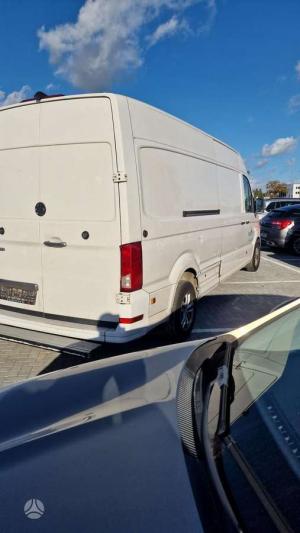 White Volkswagen Crafter 2020 in Taurage, with an engine capacity of 1.97 L and mileage of 300 thousand km for 8600 €, photo 5 on AUTOMOTO.COM.LV
