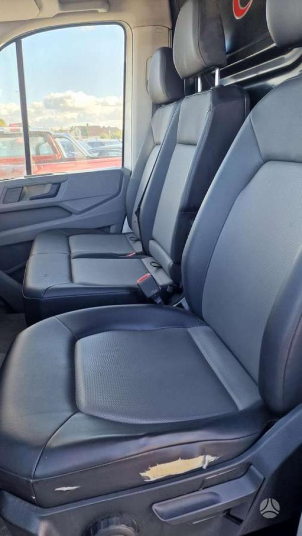 White Volkswagen Crafter 2020 in Taurage, with an engine capacity of 1.97 L and mileage of 300 thousand km for 8600 €, photo 8 on AUTOMOTO.COM.LV