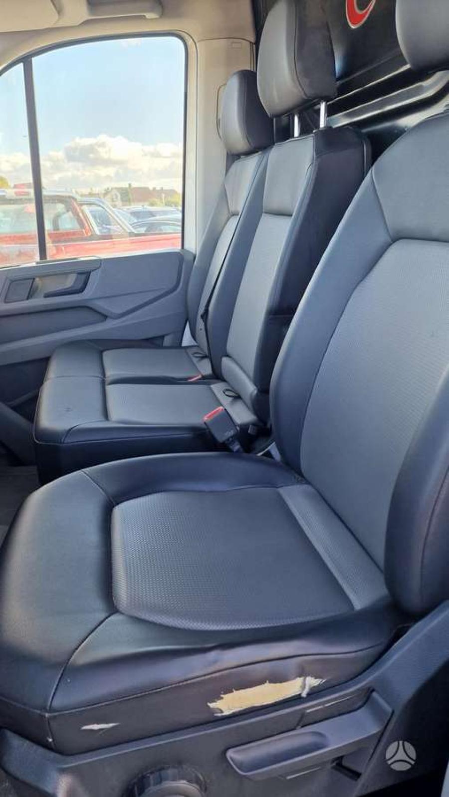 White Volkswagen Crafter 2020 in Taurage, with an engine capacity of 1.97 L and mileage of 300 thousand km for 8600 €, photo 9 on AUTOMOTO.COM.LV