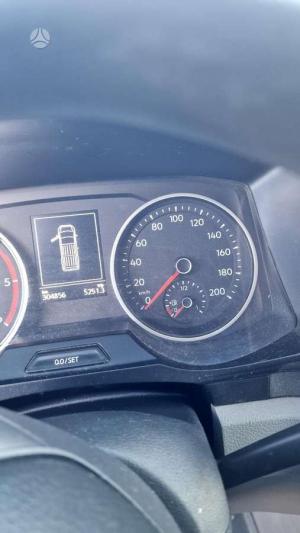 White Volkswagen Crafter 2020 in Taurage, with an engine capacity of 1.97 L and mileage of 300 thousand km for 8600 €, photo 10 on AUTOMOTO.COM.LV