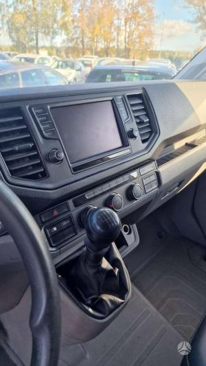 White Volkswagen Crafter 2020 in Taurage, with an engine capacity of 1.97 L and mileage of 300 thousand km for 8600 €, photo 11 on AUTOMOTO.COM.LV