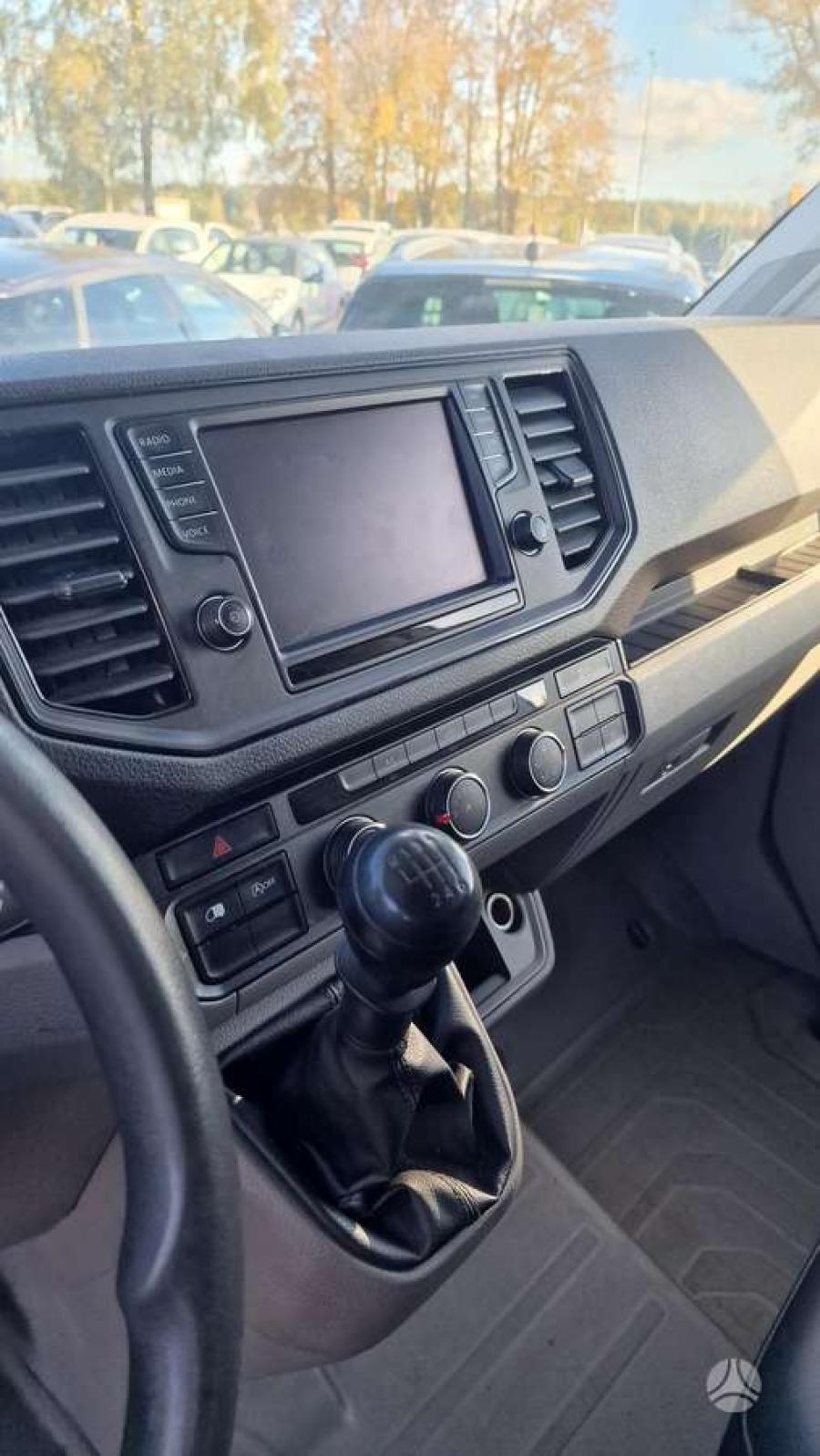 White Volkswagen Crafter 2020 in Taurage, with an engine capacity of 1.97 L and mileage of 300 thousand km for 8600 €, photo 11 on AUTOMOTO.COM.LV
