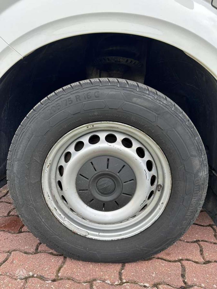 Balts Volkswagen Crafter 2020 Panevēža, ar dzinēja tilpumu 1.97 L un nobraukumu 213 tūkst. km par 16500 €, foto 12 vietnē AUTOMOTO.COM.LV