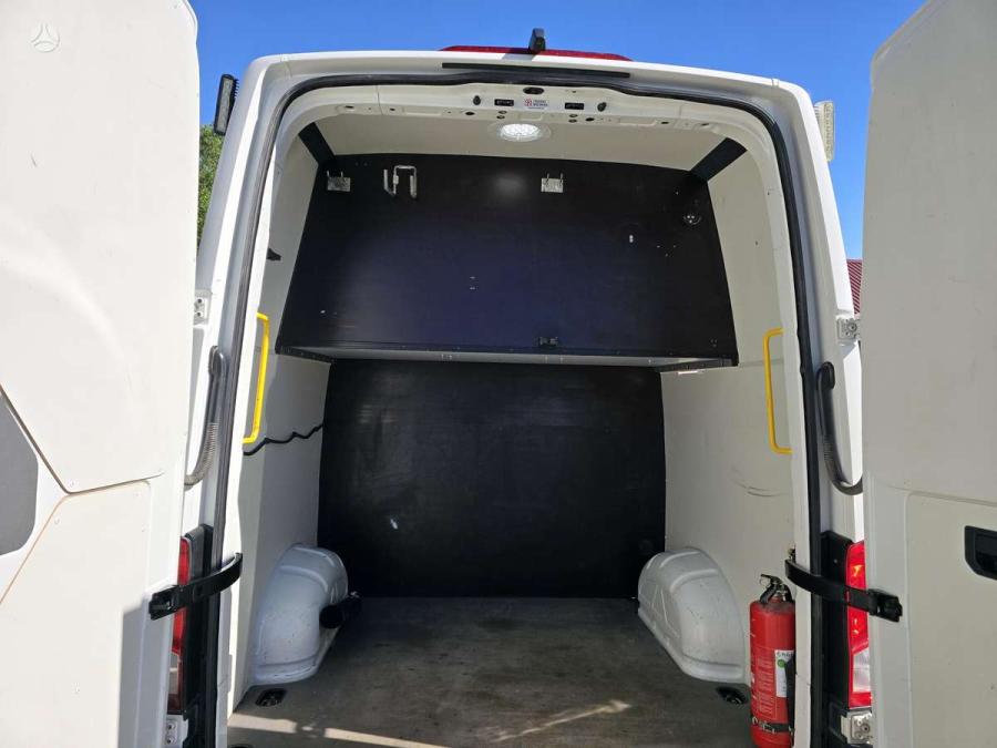 Balts Volkswagen Crafter 2020 Telšiai, ar dzinēja tilpumu 2.00 L un nobraukumu 234 tūkst. km par 19770 €, foto 37 vietnē AUTOMOTO.COM.LV