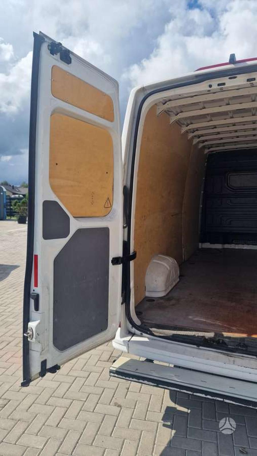 Balts Volkswagen Crafter 2020 Tauragė, ar dzinēja tilpumu 1.97 L un nobraukumu 305 tūkst. km par 8200 €, foto 8 vietnē AUTOMOTO.COM.LV