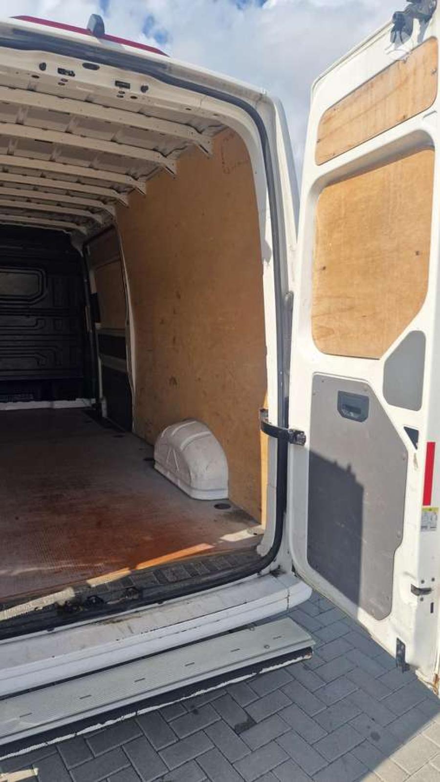 Balts Volkswagen Crafter 2020 Tauragė, ar dzinēja tilpumu 1.97 L un nobraukumu 305 tūkst. km par 8200 €, foto 9 vietnē AUTOMOTO.COM.LV