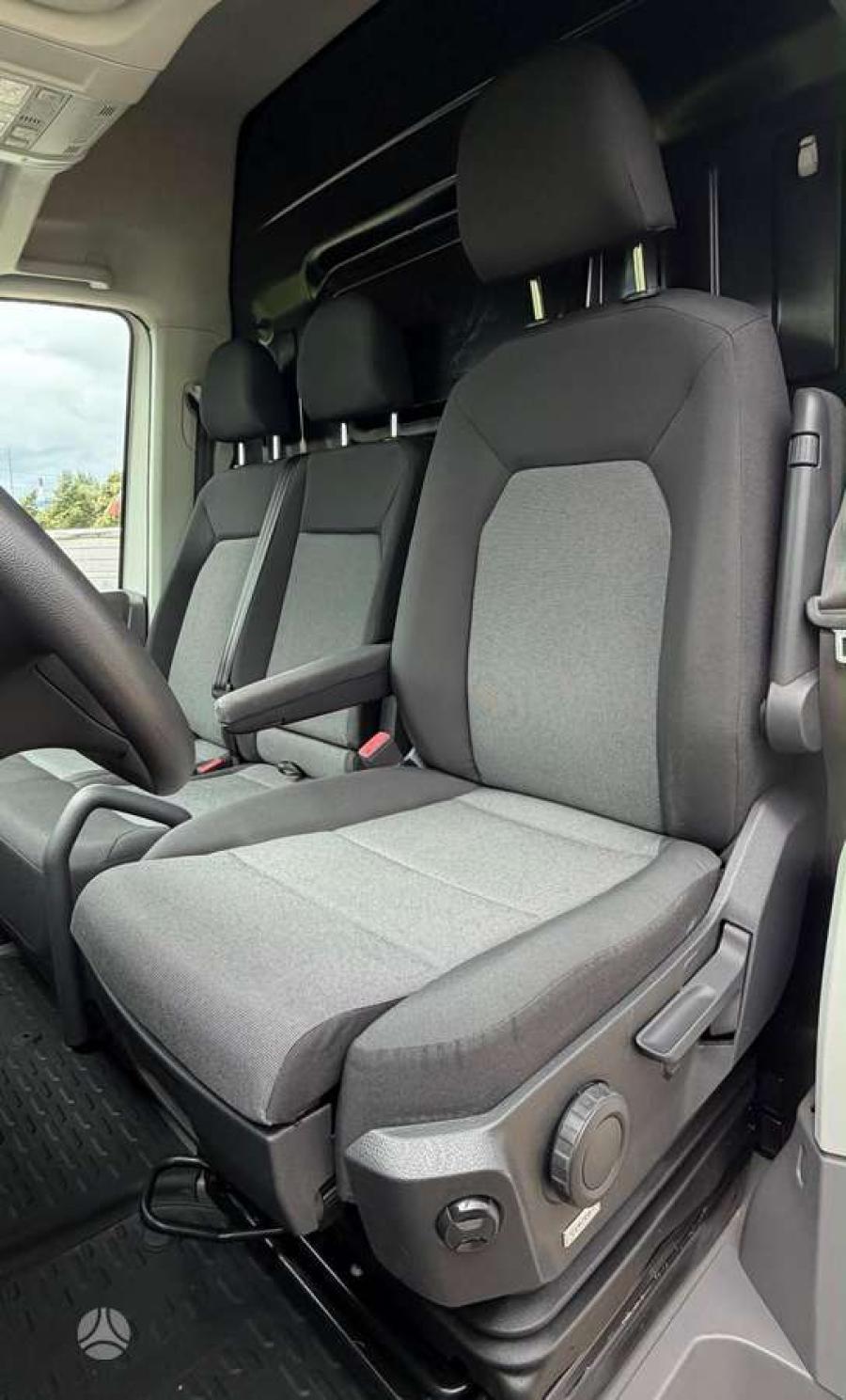 Balts Volkswagen Crafter 2020 Šauļi, ar dzinēja tilpumu 2.00 L un nobraukumu 129 tūkst. km par 25900 €, foto 17 vietnē AUTOMOTO.COM.LV