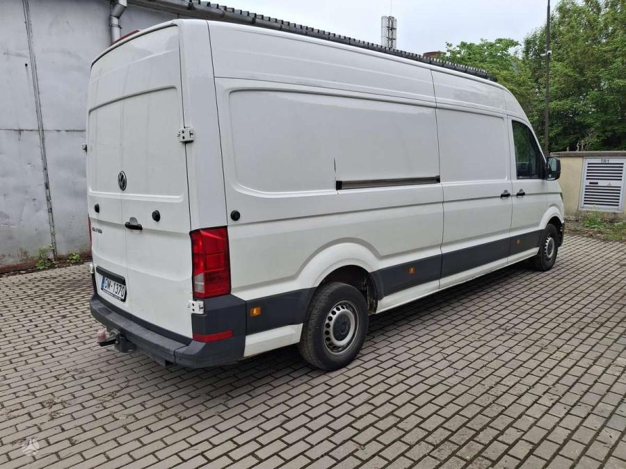 White Volkswagen Crafter 2020 in Riga, with an engine capacity of 2.00 L and mileage of 181 thousand km for 13990 €, photo 5 on AUTOMOTO.COM.LV