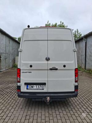 White Volkswagen Crafter 2020 in Riga, with an engine capacity of 2.00 L and mileage of 181 thousand km for 13990 €, photo 7 on AUTOMOTO.COM.LV