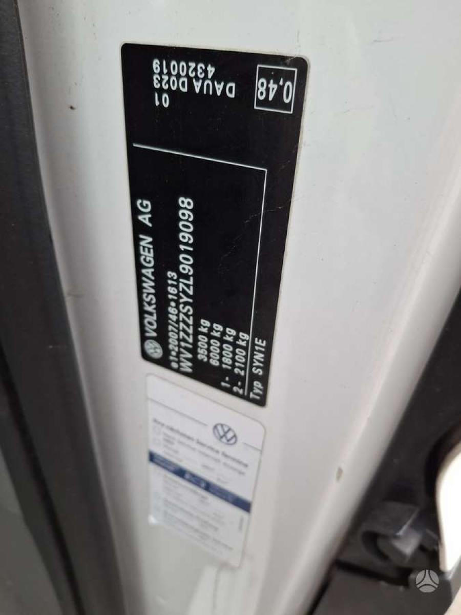 White Volkswagen Crafter 2020 in Riga, with an engine capacity of 2.00 L and mileage of 181 thousand km for 13990 €, photo 15 on AUTOMOTO.COM.LV