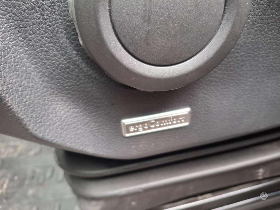White Volkswagen Crafter 2020 in Riga, with an engine capacity of 2.00 L and mileage of 181 thousand km for 13990 €, photo 19 on AUTOMOTO.COM.LV
