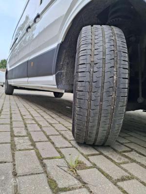 White Volkswagen Crafter 2020 in Riga, with an engine capacity of 2.00 L and mileage of 181 thousand km for 13990 €, photo 29 on AUTOMOTO.COM.LV