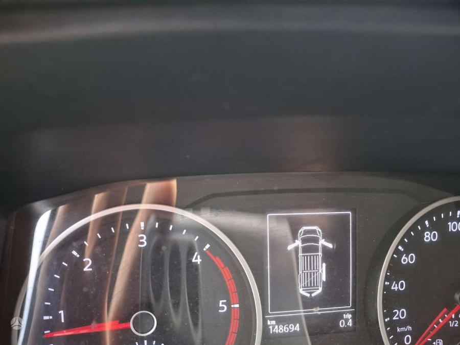 White Volkswagen Crafter 2020 in Riga, with an engine capacity of 2.00 L and mileage of 181 thousand km for 13990 €, photo 31 on AUTOMOTO.COM.LV