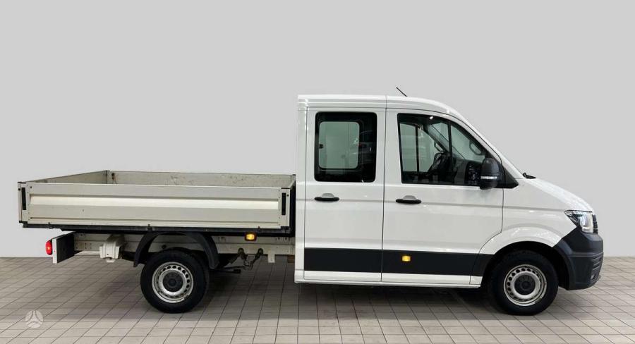 White Volkswagen Crafter 2021 in Kaunas, with an engine capacity of 1.97 L and mileage of 160 thousand km for 17800 €, photo 3 on AUTOMOTO.COM.LV