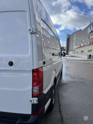 White Volkswagen Crafter 2021 in Vilnius, with an engine capacity of 2.00 L and mileage of 303 thousand km for 11900 €, photo 5 on AUTOMOTO.COM.LV