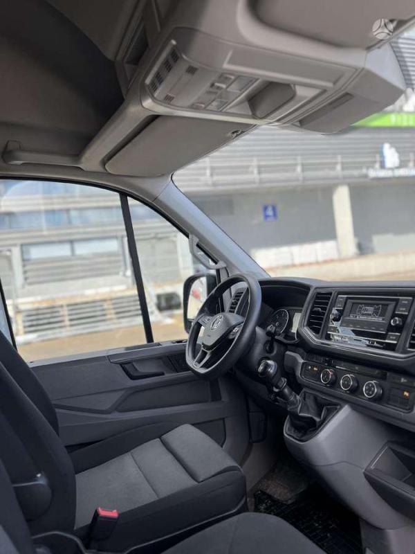 White Volkswagen Crafter 2021 in Vilnius, with an engine capacity of 2.00 L and mileage of 303 thousand km for 11900 €, photo 10 on AUTOMOTO.COM.LV