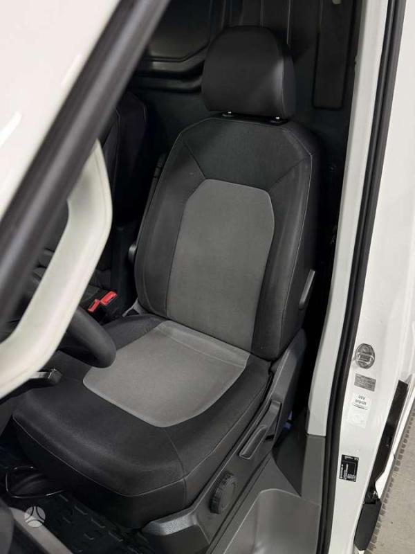 Balts Volkswagen Crafter 2021 Marijampole, ar dzinēja tilpumu 1.97 L un nobraukumu 233 tūkst. km par 18900 €, foto 9 vietnē AUTOMOTO.COM.LV