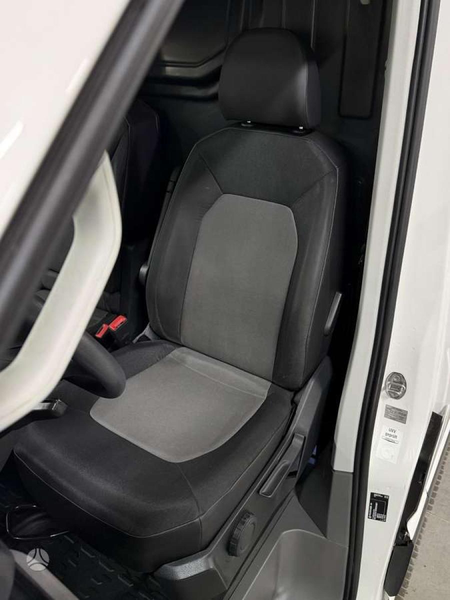 Balts Volkswagen Crafter 2021 Marijampole, ar dzinēja tilpumu 1.97 L un nobraukumu 233 tūkst. km par 18900 €, foto 9 vietnē AUTOMOTO.COM.LV