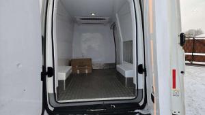 White Volkswagen Crafter 2021 in Taurage, with an engine capacity of 2.00 L and mileage of 232 thousand km for 15800 €, photo 17 on AUTOMOTO.COM.LV