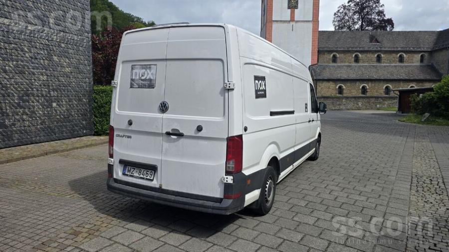 White Volkswagen Crafter 2021 in Talsi, with an engine capacity of 2.00 L and mileage of 380 thousand km for 14000 €, photo 5 on AUTOMOTO.COM.LV