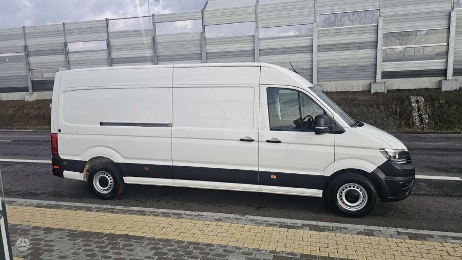 White Volkswagen Crafter 2022 in Marijampole, with an engine capacity of 2.00 L and mileage of 171 thousand km for 20800 €, photo 4 on AUTOMOTO.COM.LV