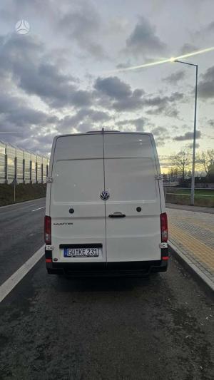 White Volkswagen Crafter 2022 in Marijampole, with an engine capacity of 2.00 L and mileage of 171 thousand km for 20800 €, photo 10 on AUTOMOTO.COM.LV