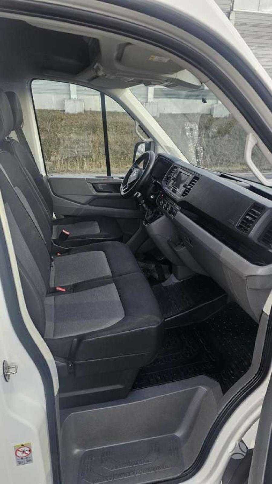 White Volkswagen Crafter 2022 in Marijampole, with an engine capacity of 2.00 L and mileage of 171 thousand km for 20800 €, photo 32 on AUTOMOTO.COM.LV