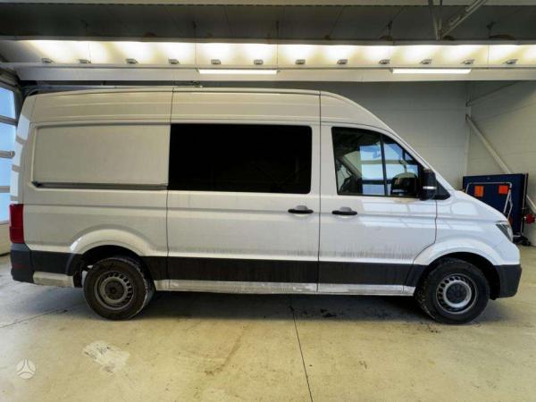 White Volkswagen Crafter 2022 in Radviliskis, with an engine capacity of 1.97 L and mileage of 61 thousand km for 16879 €, photo 4 on AUTOMOTO.COM.LV