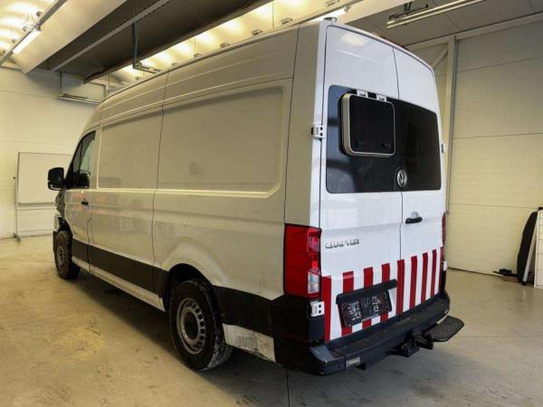 White Volkswagen Crafter 2022 in Radviliskis, with an engine capacity of 1.97 L and mileage of 61 thousand km for 16879 €, photo 7 on AUTOMOTO.COM.LV