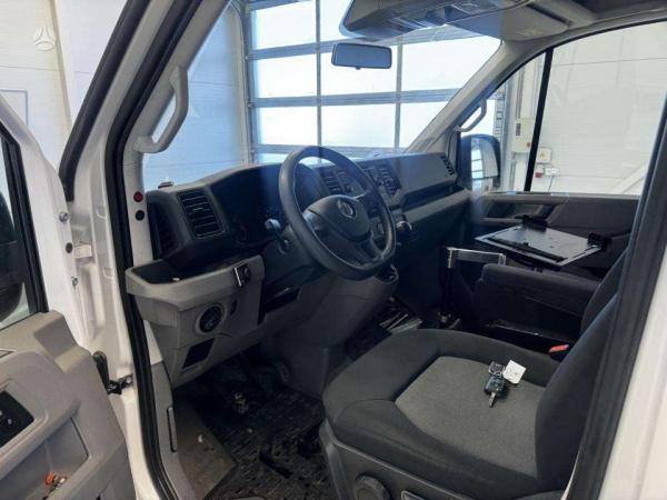 White Volkswagen Crafter 2022 in Radviliskis, with an engine capacity of 1.97 L and mileage of 61 thousand km for 16879 €, photo 8 on AUTOMOTO.COM.LV