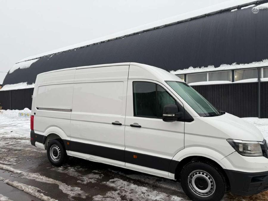 White Volkswagen Crafter 2022 in Kaunas, with an engine capacity of 2.00 L and mileage of 267 thousand km for 12700 €, photo 1 on AUTOMOTO.COM.LV