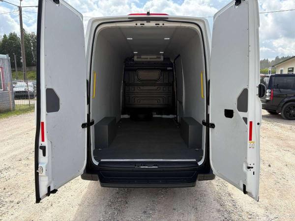 Balts Volkswagen Crafter 2022 Viļņa, ar dzinēja tilpumu 2.00 L un nobraukumu 406 tūkst. km par 15200 €, foto 9 vietnē AUTOMOTO.COM.LV