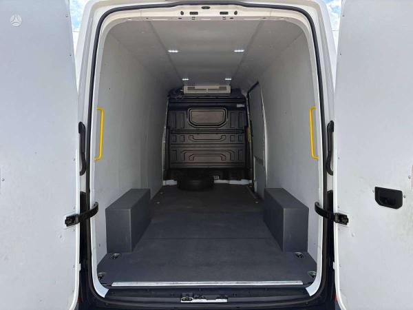 Balts Volkswagen Crafter 2022 Viļņa, ar dzinēja tilpumu 2.00 L un nobraukumu 406 tūkst. km par 15200 €, foto 10 vietnē AUTOMOTO.COM.LV