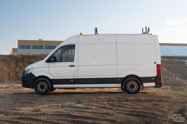 White Volkswagen Crafter 2022 in Vilnius, with an engine capacity of 2.00 L and mileage of 25 thousand km for 41000 €, photo 8 on AUTOMOTO.COM.LV