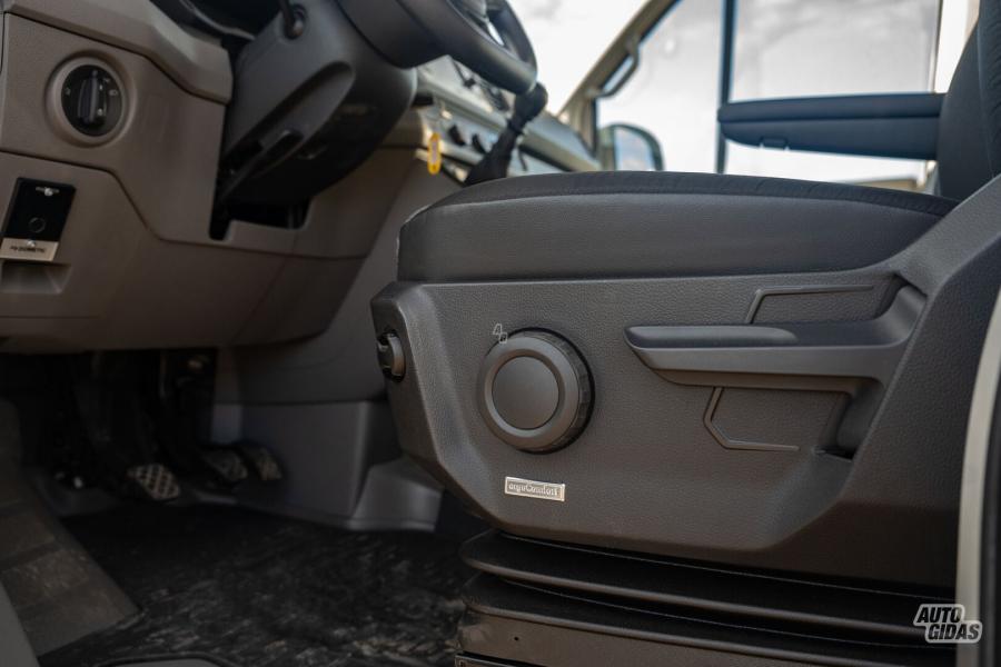 Balts Volkswagen Crafter 2022 Viļņa, ar dzinēja tilpumu 2.00 L un nobraukumu 25 tūkst. km par 41000 €, foto 33 vietnē AUTOMOTO.COM.LV