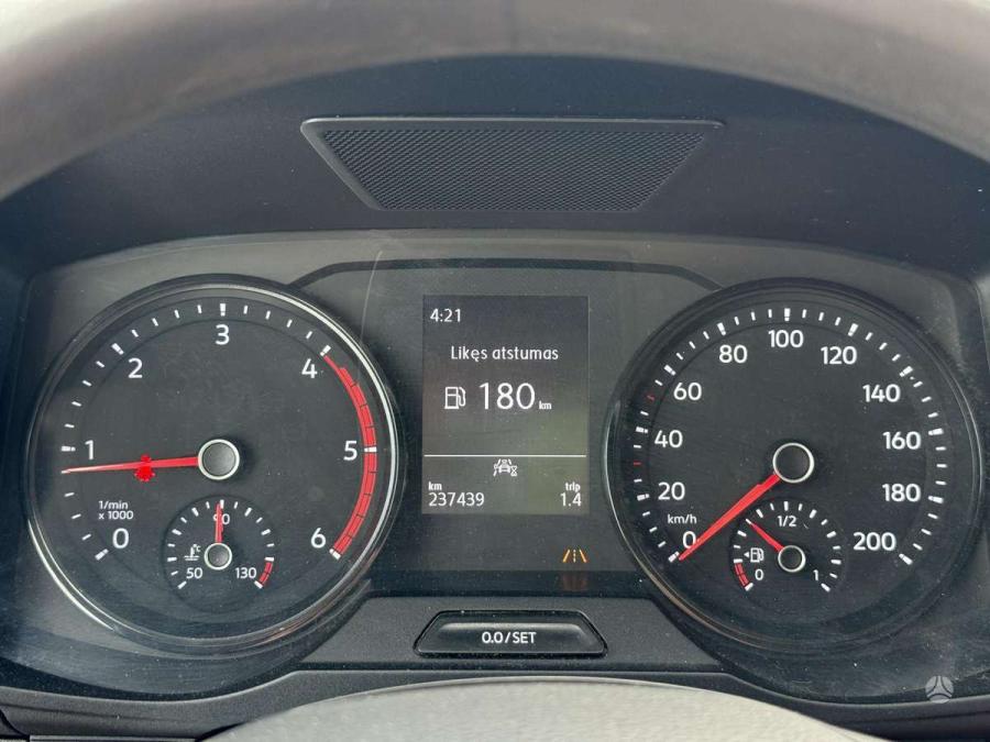 Balts Volkswagen Crafter 2022 Viļņa, ar dzinēja tilpumu 2.00 L un nobraukumu 237 tūkst. km par 10900 €, foto 18 vietnē AUTOMOTO.COM.LV