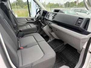 White Volkswagen Crafter 2022 in Vilnius, with an engine capacity of 2.00 L and mileage of 278 thousand km for 10500 €, photo 9 on AUTOMOTO.COM.LV