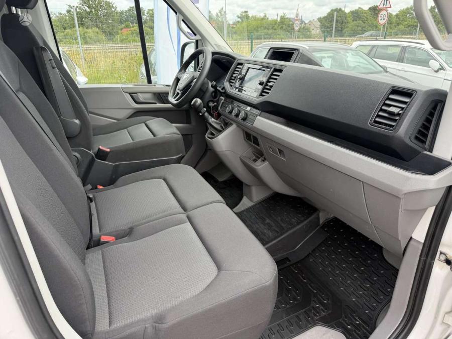 White Volkswagen Crafter 2022 in Vilnius, with an engine capacity of 2.00 L and mileage of 278 thousand km for 10500 €, photo 9 on AUTOMOTO.COM.LV