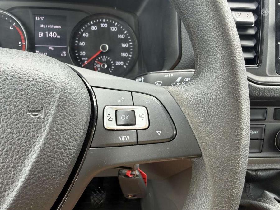 White Volkswagen Crafter 2022 in Vilnius, with an engine capacity of 2.00 L and mileage of 278 thousand km for 10500 €, photo 13 on AUTOMOTO.COM.LV