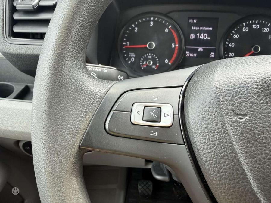 White Volkswagen Crafter 2022 in Vilnius, with an engine capacity of 2.00 L and mileage of 278 thousand km for 10500 €, photo 14 on AUTOMOTO.COM.LV