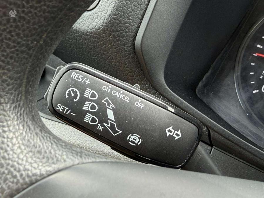 White Volkswagen Crafter 2022 in Vilnius, with an engine capacity of 2.00 L and mileage of 278 thousand km for 10500 €, photo 15 on AUTOMOTO.COM.LV