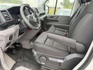 White Volkswagen Crafter 2022 in Vilnius, with an engine capacity of 2.00 L and mileage of 278 thousand km for 10500 €, photo 18 on AUTOMOTO.COM.LV