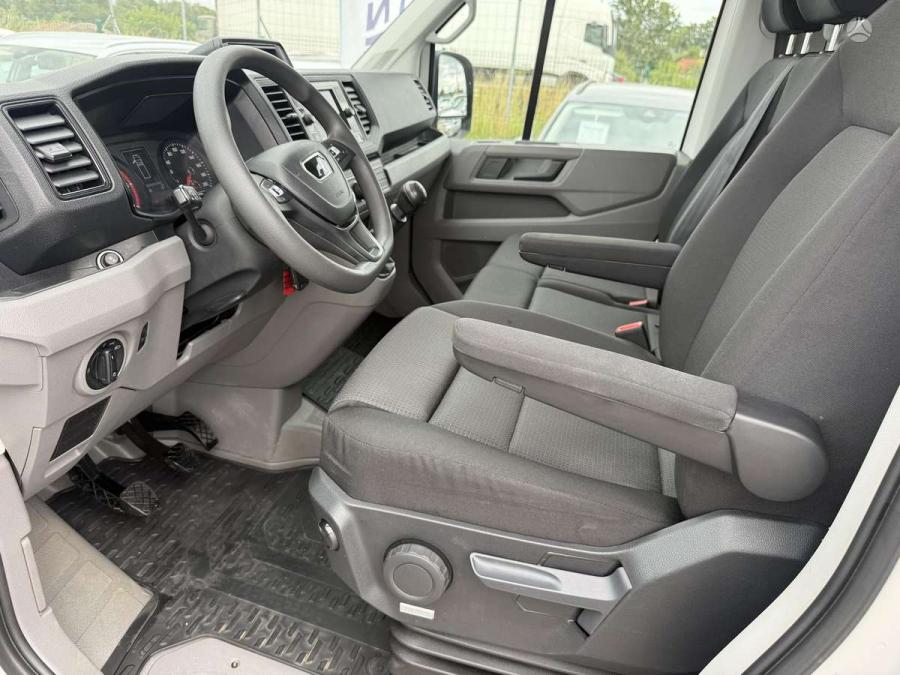 White Volkswagen Crafter 2022 in Vilnius, with an engine capacity of 2.00 L and mileage of 278 thousand km for 10500 €, photo 18 on AUTOMOTO.COM.LV
